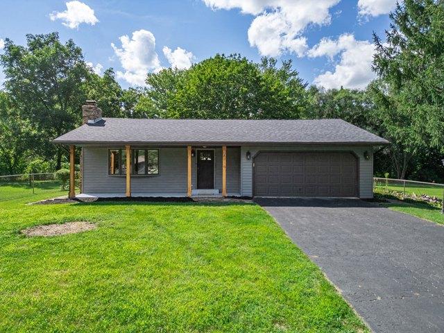 6816 Stardust Trl, Roscoe, IL 61073