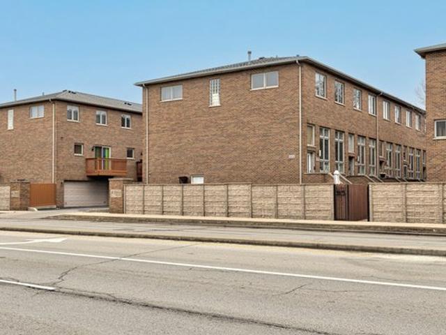 6816 W 65th St Apt 5, Chicago, IL 60638