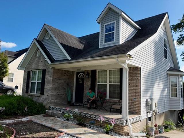 6817 Currington Cir, Louisville, KY 40258