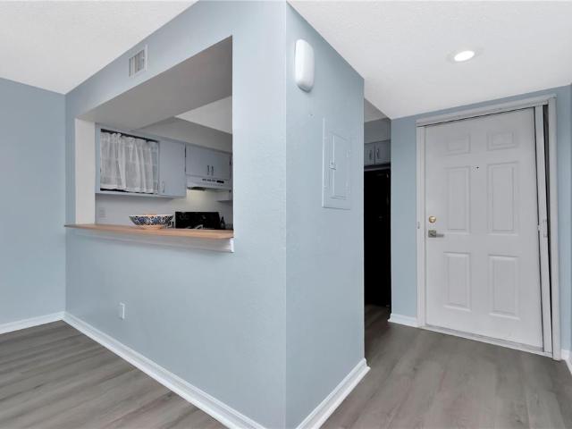 6817 Stonesthrow Cir N, Unit 17203, St. Petersburg, FL 33710 | MLS #TB8502 | Compass