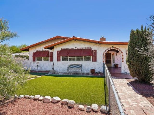 6817 Warren Vista Ave, Yucca Valley, CA 92284