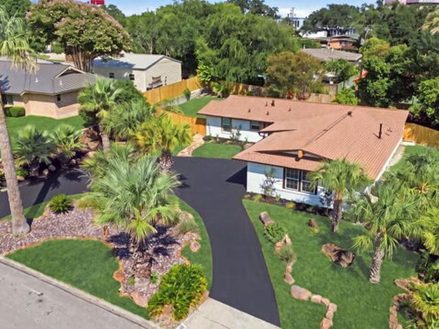 6818 Moss Oak Dr