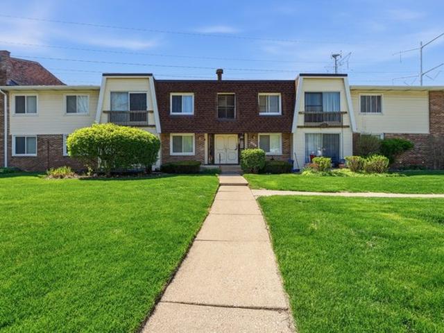 6818 Roberts Dr Apt 3, Woodridge, IL 60517