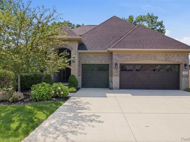 6819 Heirloom Cir, West Bloomfield Township, MI 48322