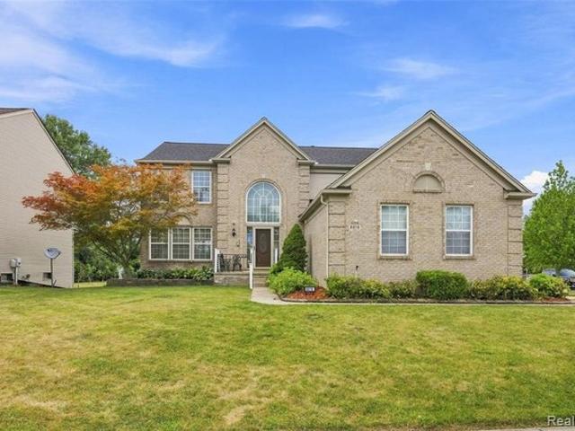 6819 Lakeway St, York Township, MI 48197