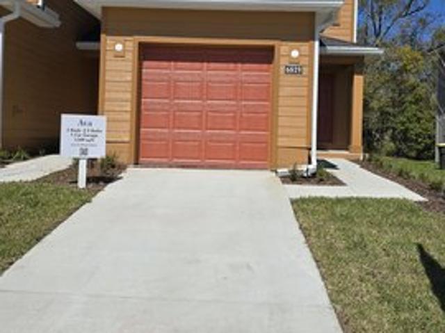 6819 Lake Mist Ln, Jacksonville, FL 32210