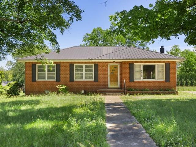6819 S Main St, Lobelville, TN 37097