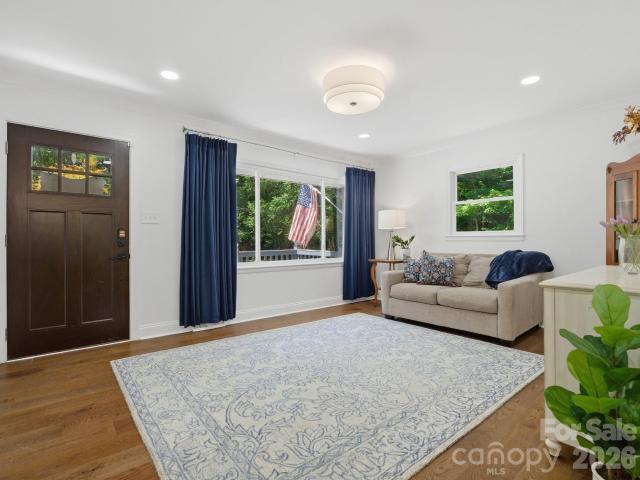 6819 Woodstock Drive
