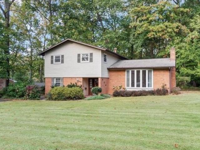 6810 Fern Ln, Annandale, VA 22003