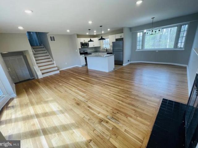 6810 Fern Lane