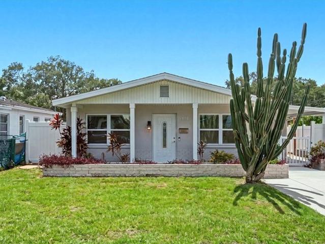 6810 Livingston Ave N, Saint Petersburg, FL 33702