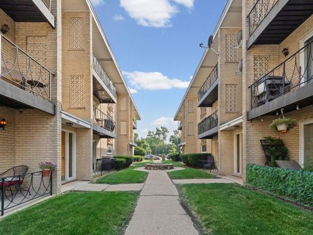 6811 N Olmsted Ave Apt 205, Chicago, IL 60631