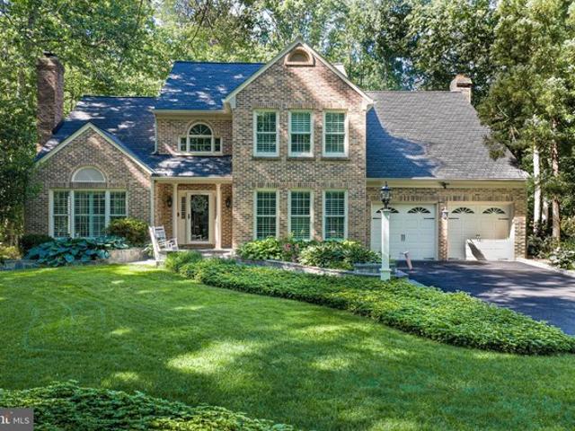 6811 Brimstone Ln, Fairfax Station, VA 22039