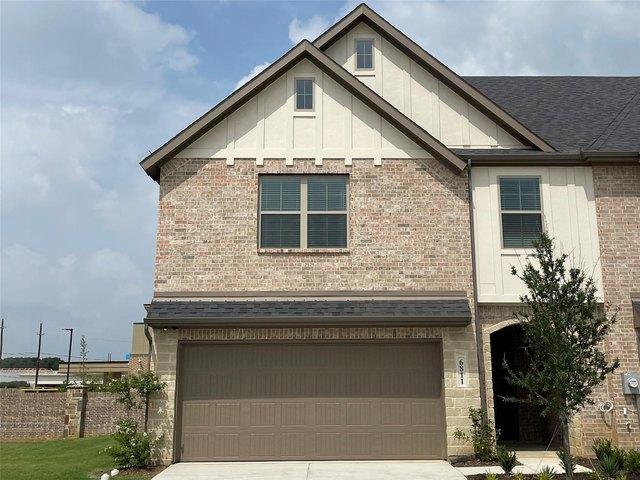 6811 Joelene Rae Dr, Arlington, TX 76001
