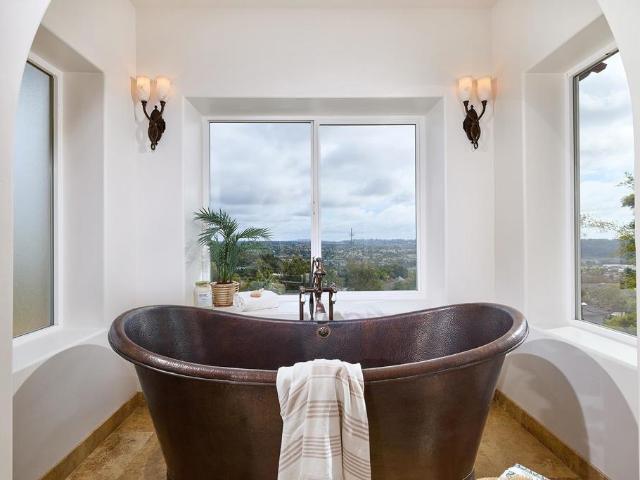 6811 Vianda Ct, Carlsbad, CA 92009 | MLS #NDP2603