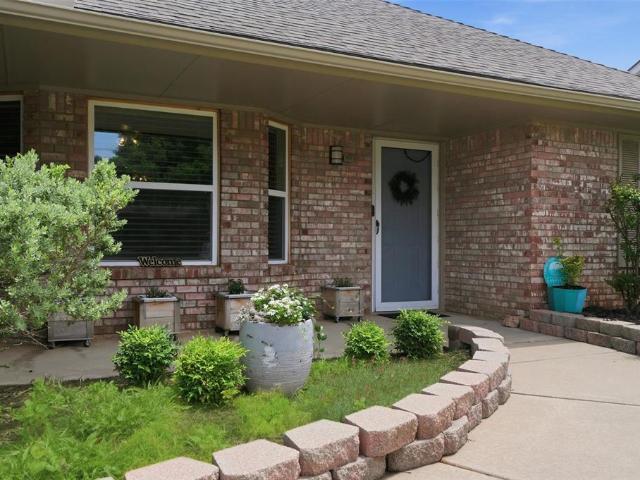 6812 N Ann Arbor Terrace