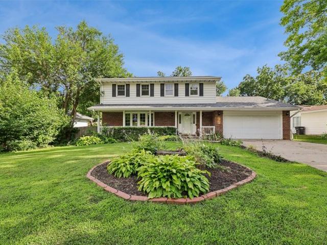 6812 Northwest Dr, Windsor Heights, IA 50324