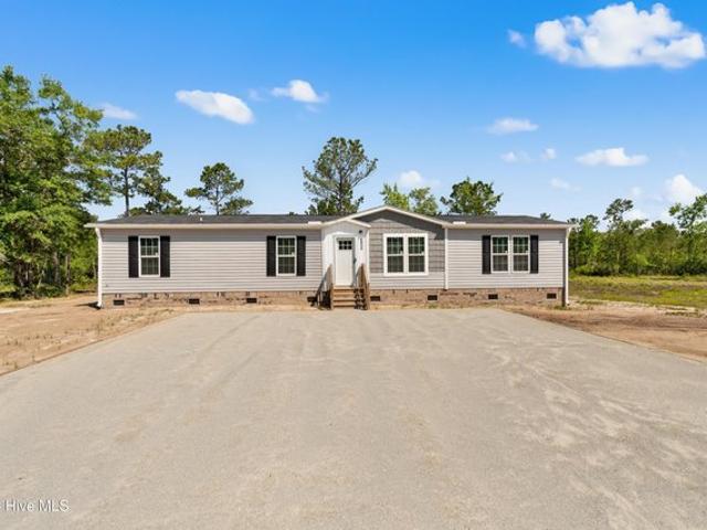 6812 Lewis Dr SE, Winnabow, NC 28479
