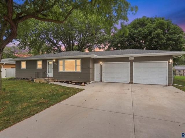 6812 W 6th St, Sioux Falls, SD 57107