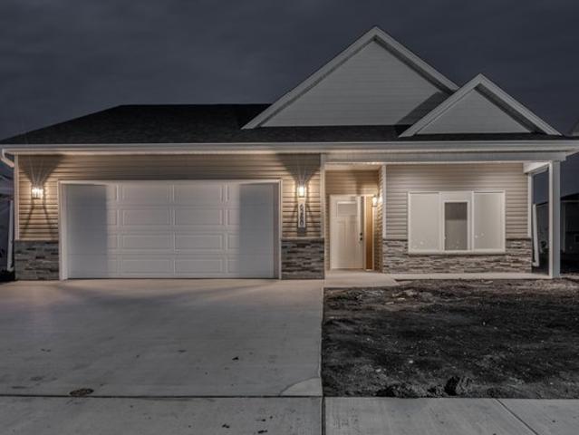6813 Deer Creek Loop, Horace, ND 58047