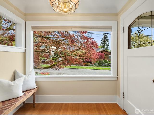 6813 17th Ave NE, Seattle, WA 98115 | MLS #2503 | Compass