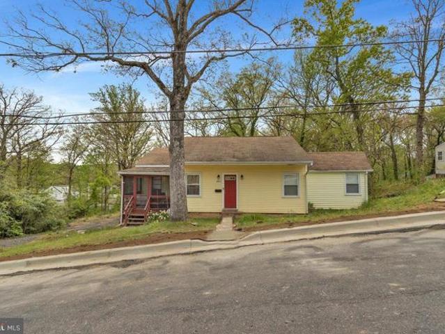 6813 3rd St, Riverdale, MD 20737
