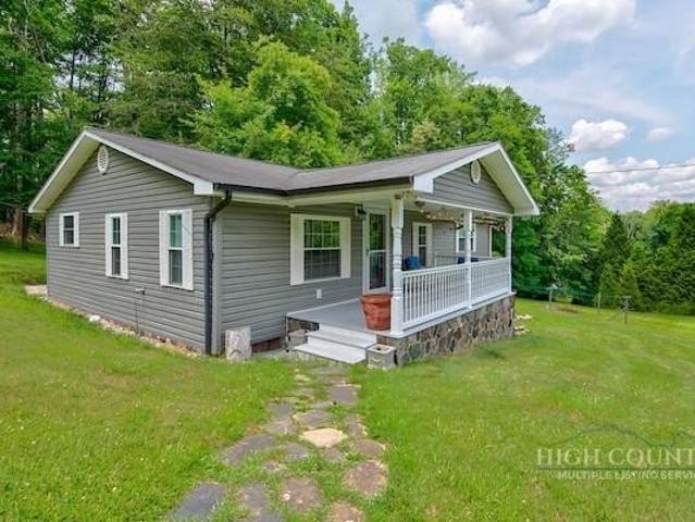681 Carl Eastridge Rd, Warrensville, NC 28693