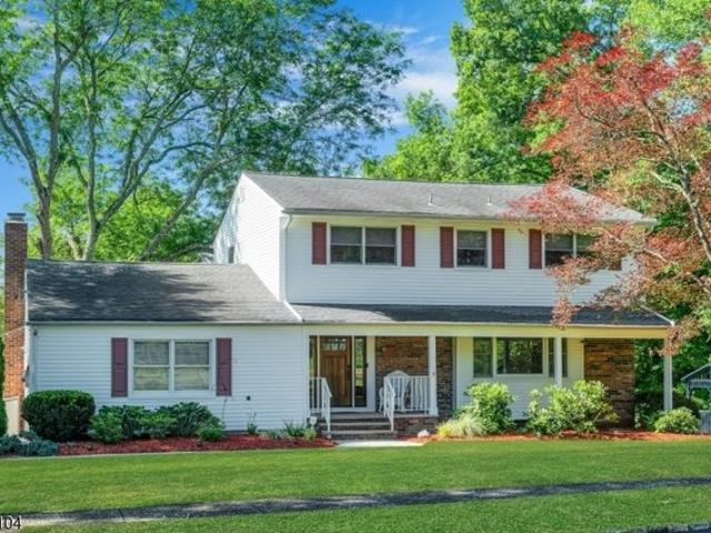 681 Chestnut St, Long Hill Township, NJ 07980