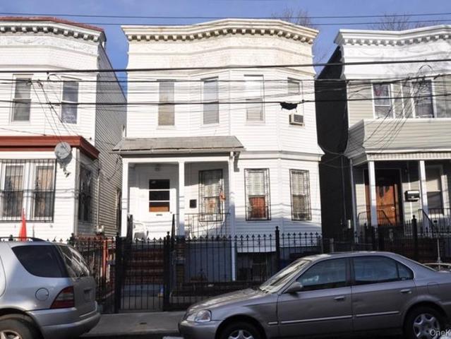 681 E 243rd St, Bronx, NY 10470