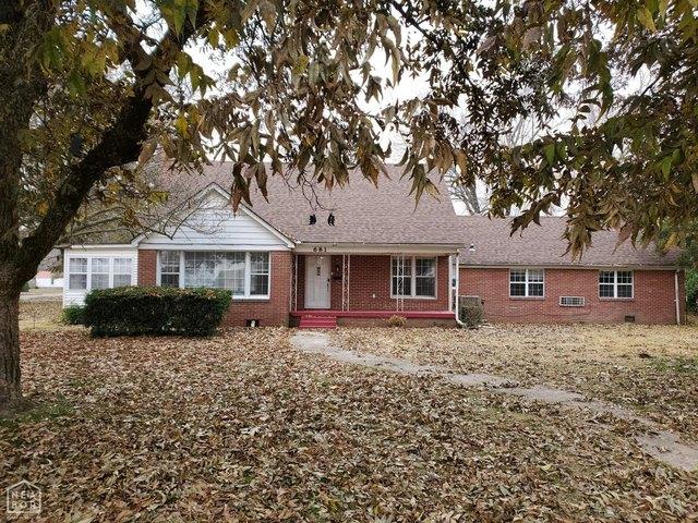 681 S Garfield Ave, Piggott, AR 72454
