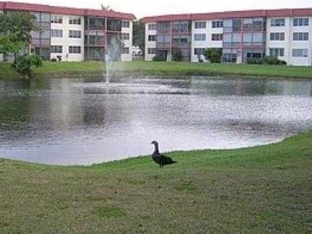 681 S Hollybrook Dr Apt 105, Pembroke Pines, FL 33025