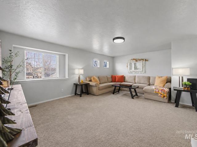 681 W Archerfield St, Meridian, ID 83646 | MLS #98982