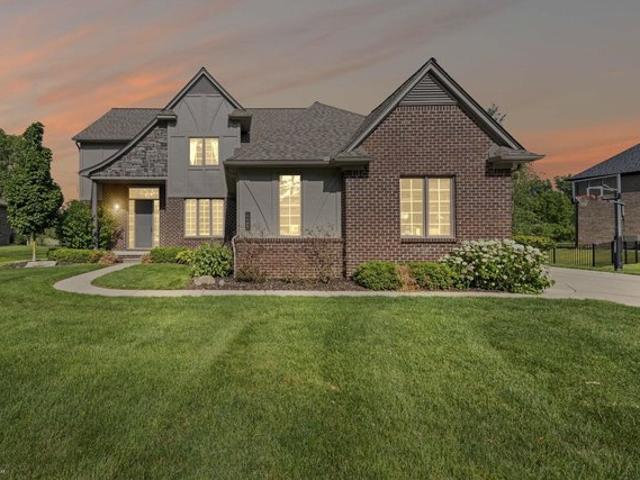 68242 Lake Angela Pointe St, Richmond, MI 48062