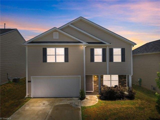 6824 Keeneland Dr, Whitsett, NC 27377