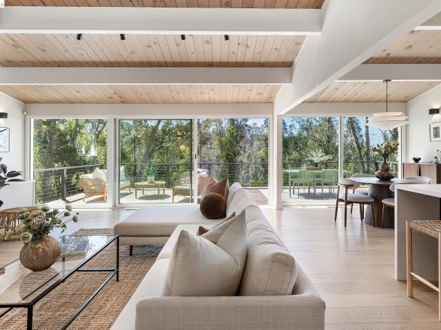 6824 Paso Robles Dr