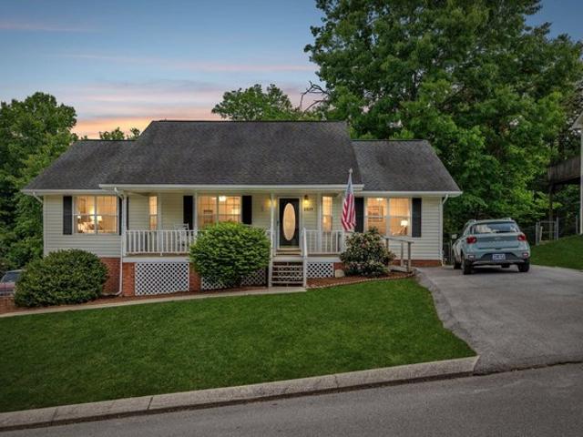 6824 Sawtooth Dr, Ooltewah, TN 37363