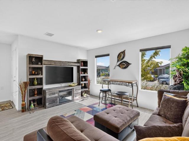 6825 Sunbeam Circle