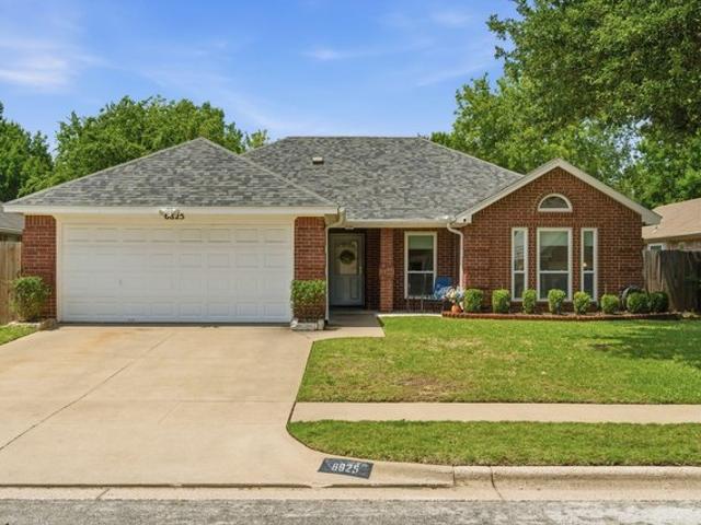 6825 Wooddale Dr, Watauga, TX 76148