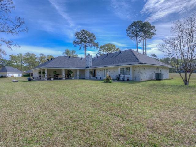 6826 N Club Loop, Shreveport, LA 71107 | MLS #21214 | Compass