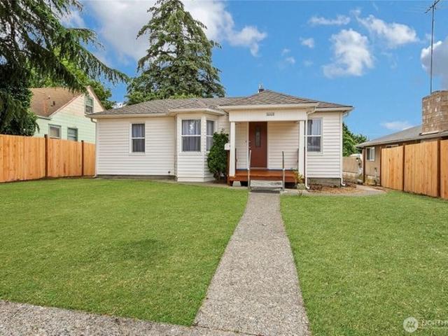 6826 S Montgomery St, Tacoma, WA 98409
