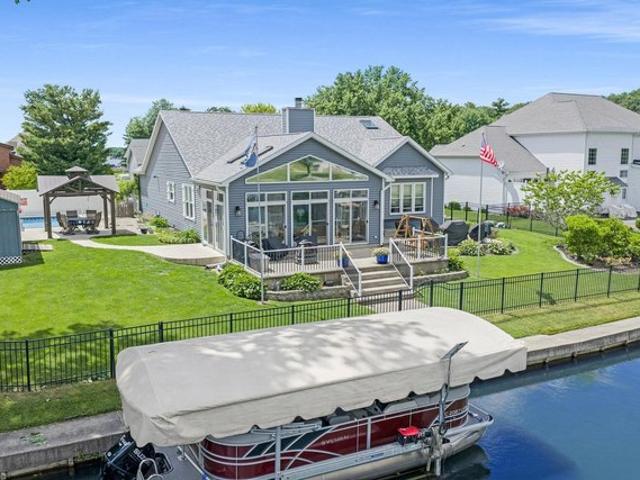 68271 Eagle Lake Rd, Edwardsburg, MI 49112