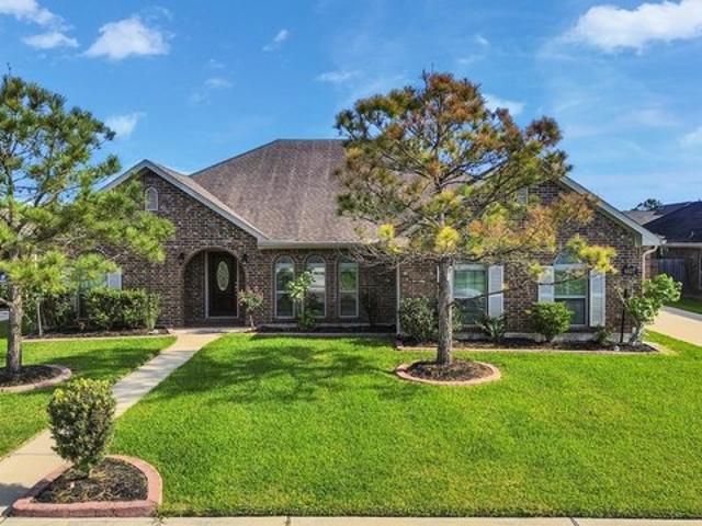 6827 Davy Crockett Dr, Manvel, TX 77578