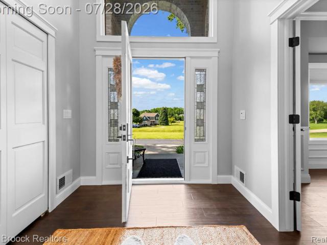 6827 Strawberry Lane