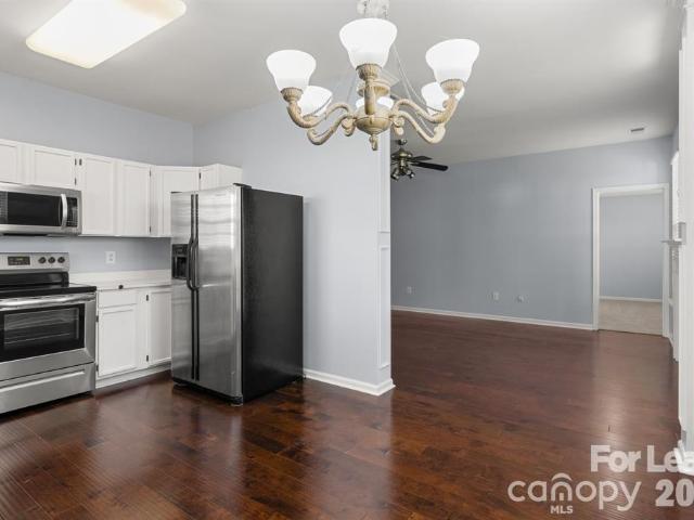6828 Ayrshire Glen Place