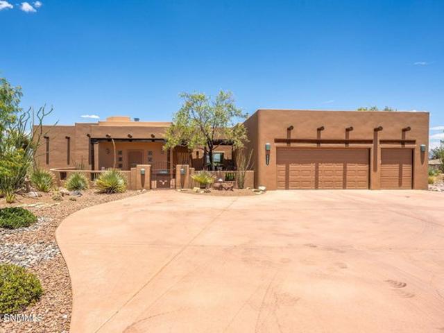 6828 Alhambra Ct, Las Cruces, NM 88007