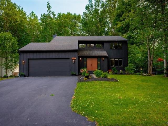 6828 Jayhawk Cir, Baldwinsville, NY 13027