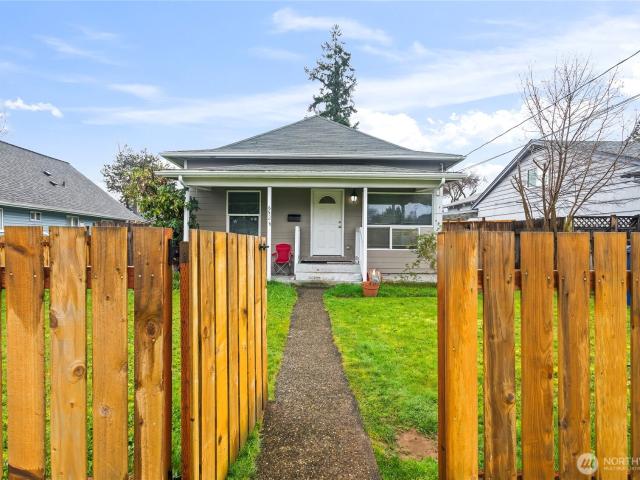 6828 S Yakima Ave, Tacoma, WA 98408 | MLS #2496 | Compass