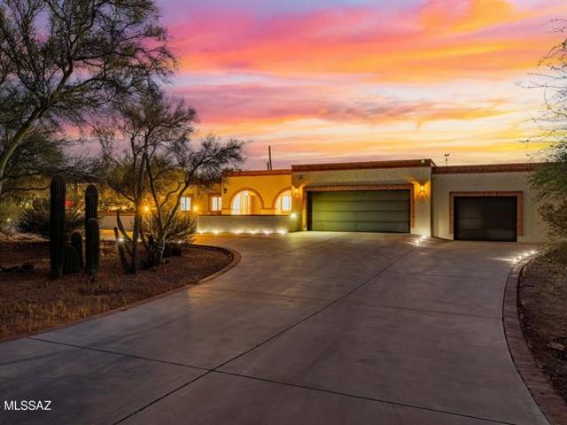 6829 N Broom Tail Dr, Tucson, AZ 85743