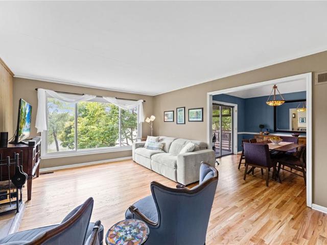 6829 Lakeshore Drive
