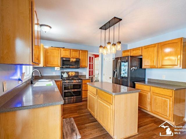 6829 Pine Creek Court
